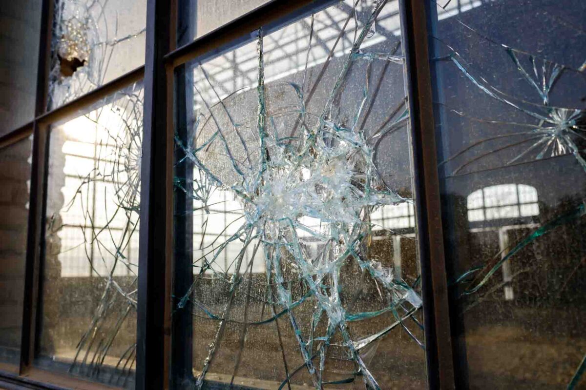 Home Glass Repair Services | 24/7 Emergency Window Glass Replacement